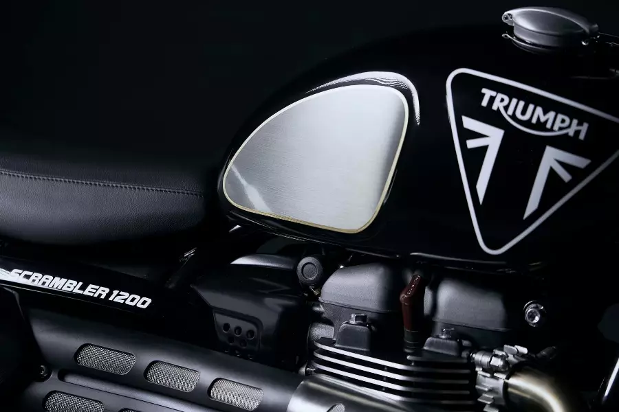 Triumph's Scrambler 1200 Bond Edition hayajonlanish uchun litsenziyalangan 8212_5