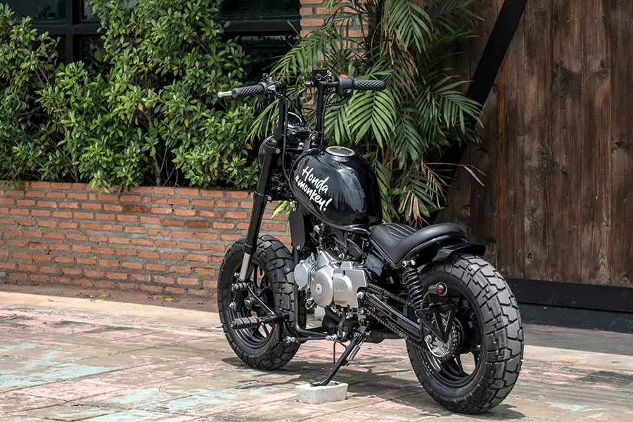 zeus Customize honda motosiklèt tounen