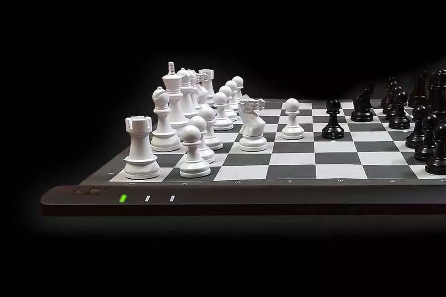 CES 2021 - Štvorcová rolovacia počítačová šachovnica