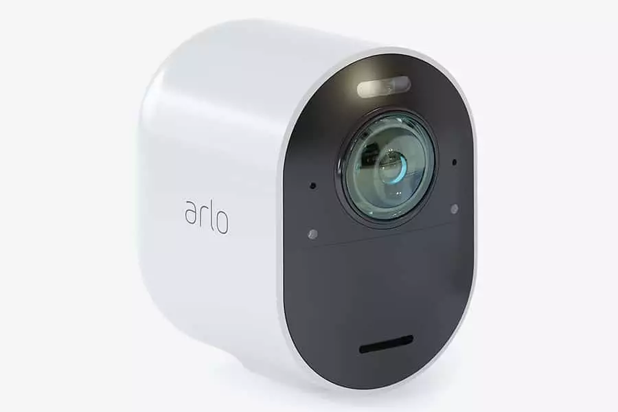 Arlo Spotlight Güvenlik Kamerası yandan görünüm