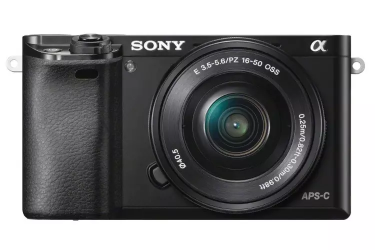 Sony a6000 fotocamera frontale e vista laterale