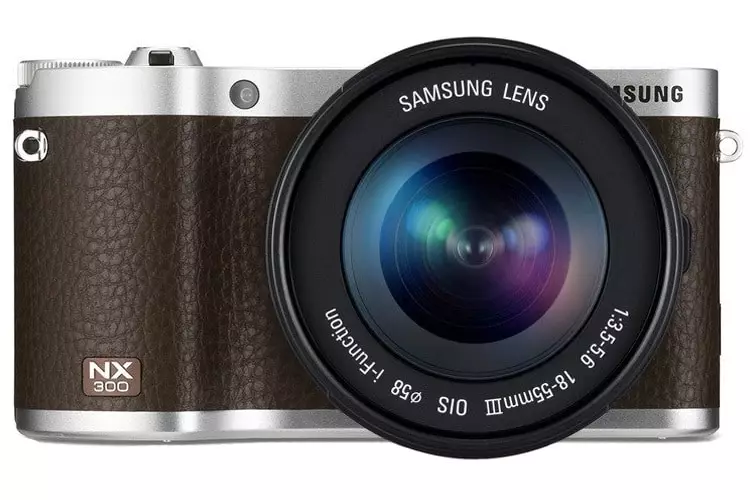 Samsung nx-300 lato anteriore della fotocamera