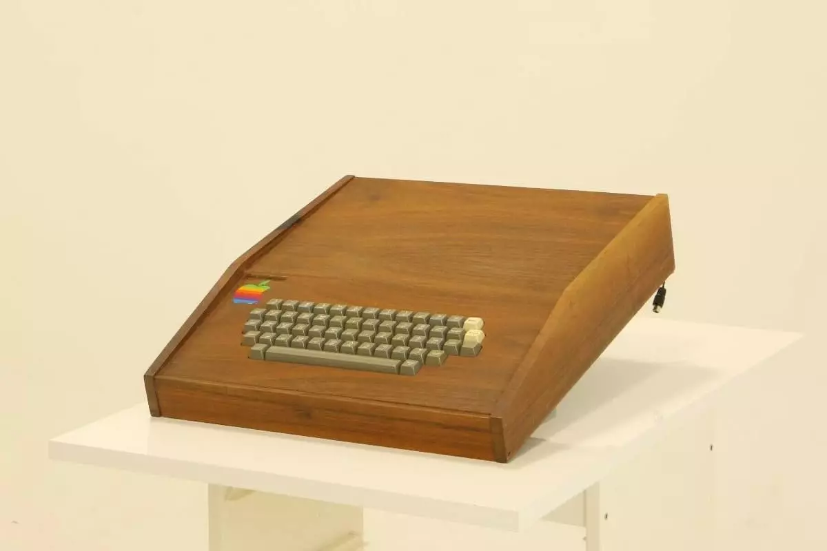 Ordinador Apple original per un teclat d'1,5 milions de dòlars