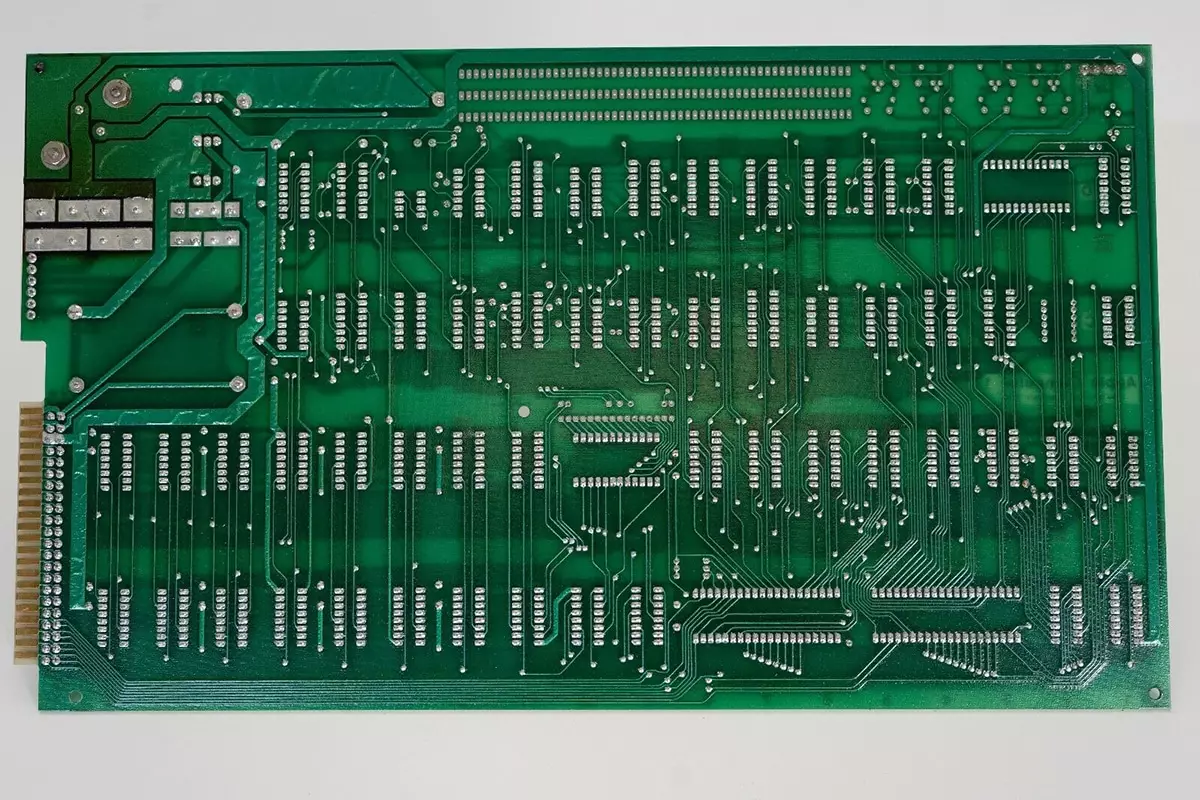 Apple Computer Yoyamba ya $ 1.5 Miliyoni diods