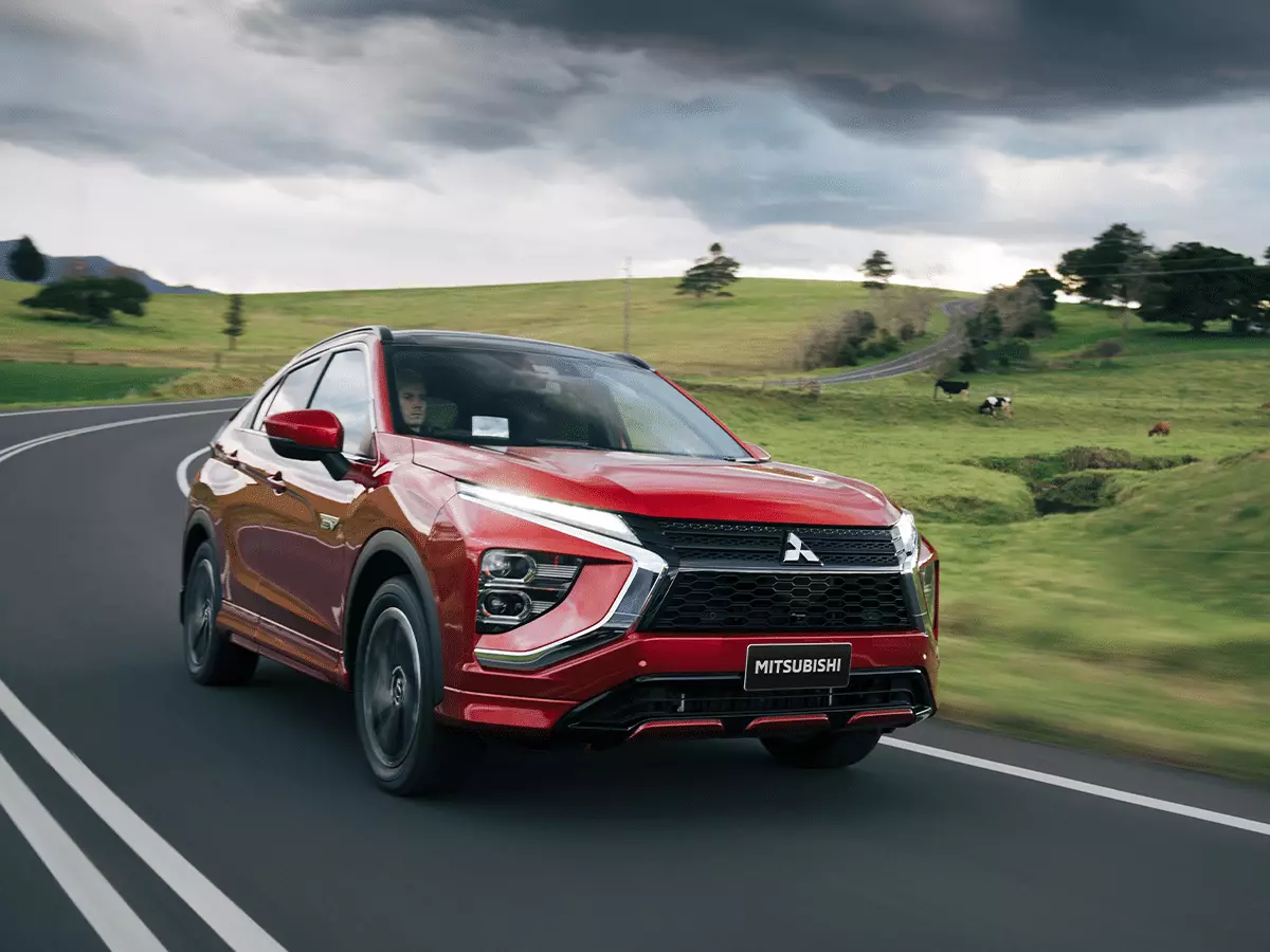 Mitsubishi eclipse phev rijden door het land