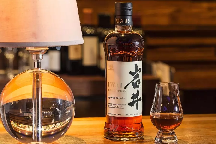 Fľaša whisky Shinshu