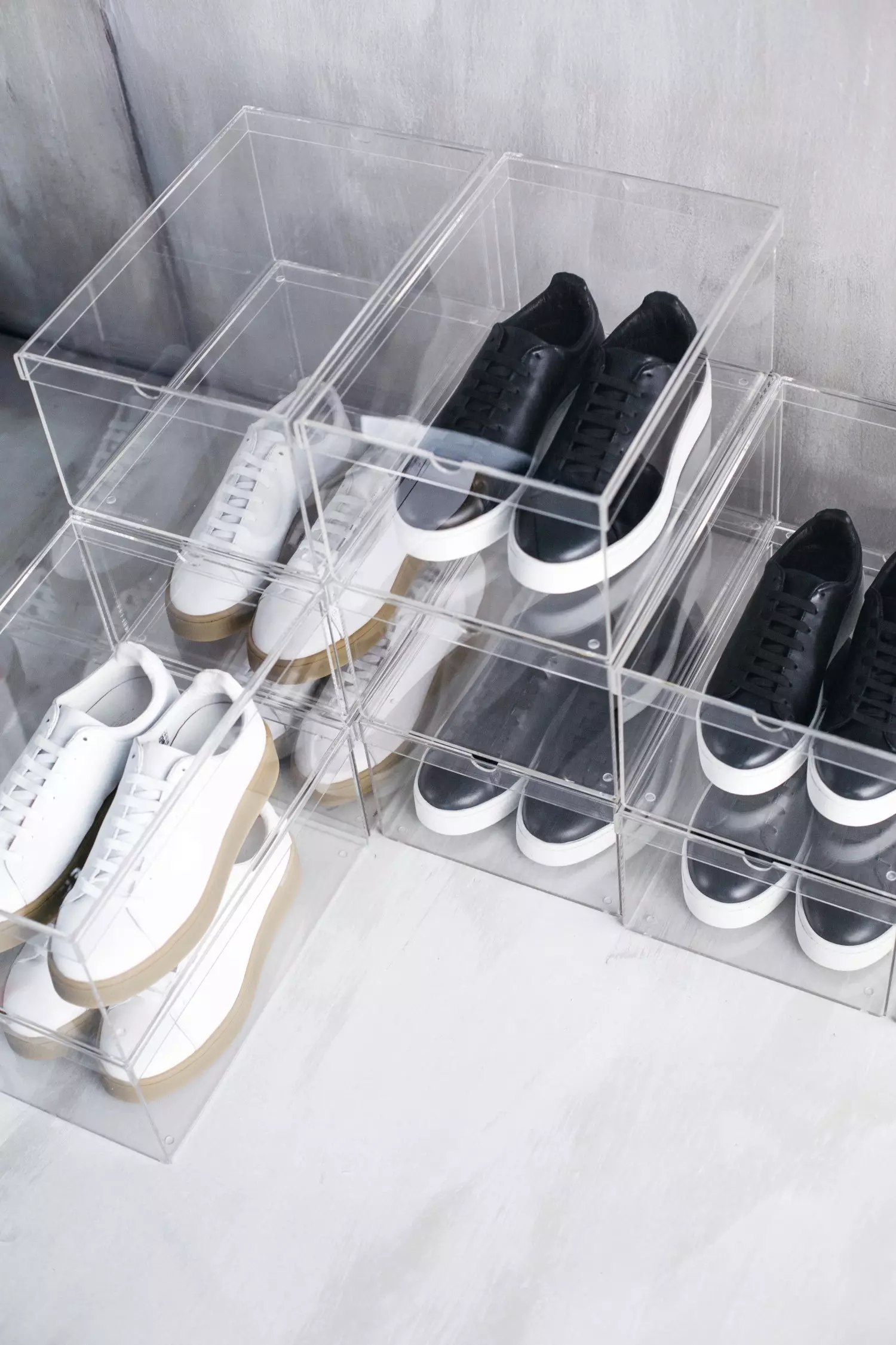 tampilan atas sepatu sneakers ikea spanst